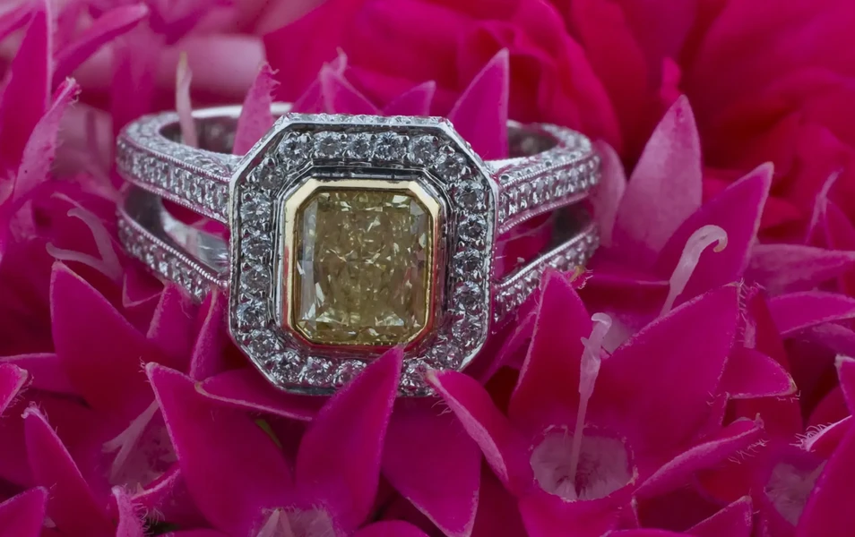 Vintage-inspired engagement rings gain traction among trendsetters