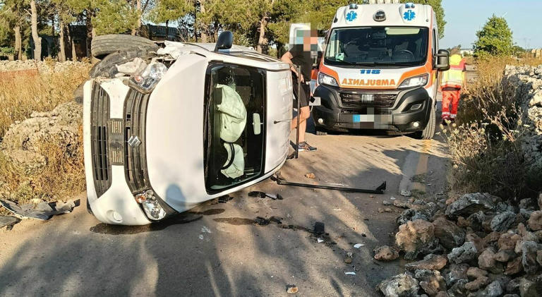 Salento, incidente stradale: furgone contro muretto a secco