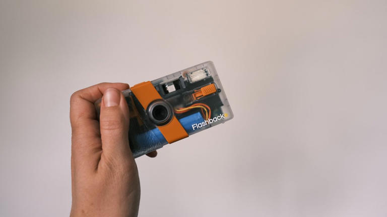 This retro disposable camera dupe is so good, I didn’t miss my iPhone ...