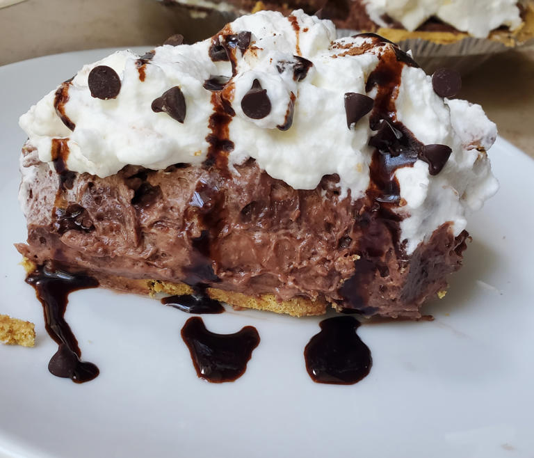 Creamy mocha chocolate pie