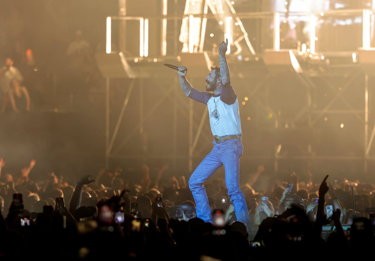 Some artists feeling 'blue dot fever,' fans say, as high ticket prices ...