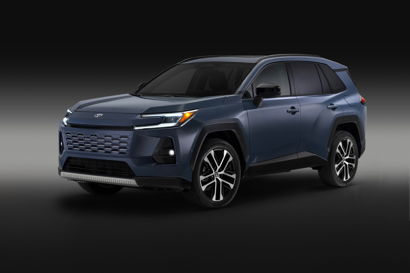 59,869 cars: Toyota’s best-selling SUV suffers a historic 48% Q1 sales ...