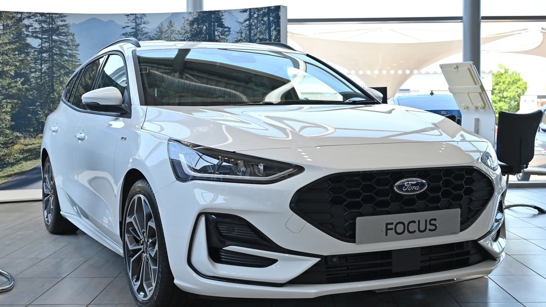 6 classic Ford models set for modern revivals