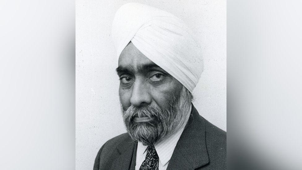 Blue plaque unveiled for British Sikh trailblazer