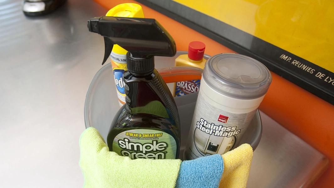 How to remove grease from stainless steel