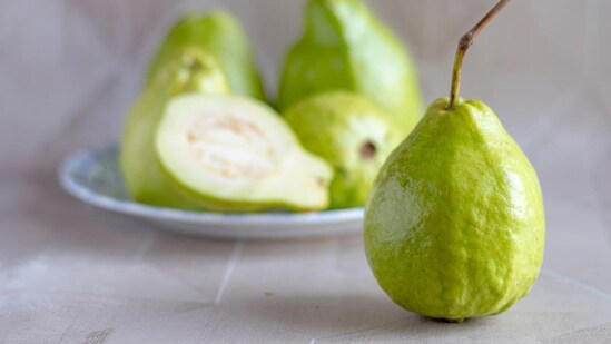 Should you eat fruits in the morning? Dietician clears common myths ...