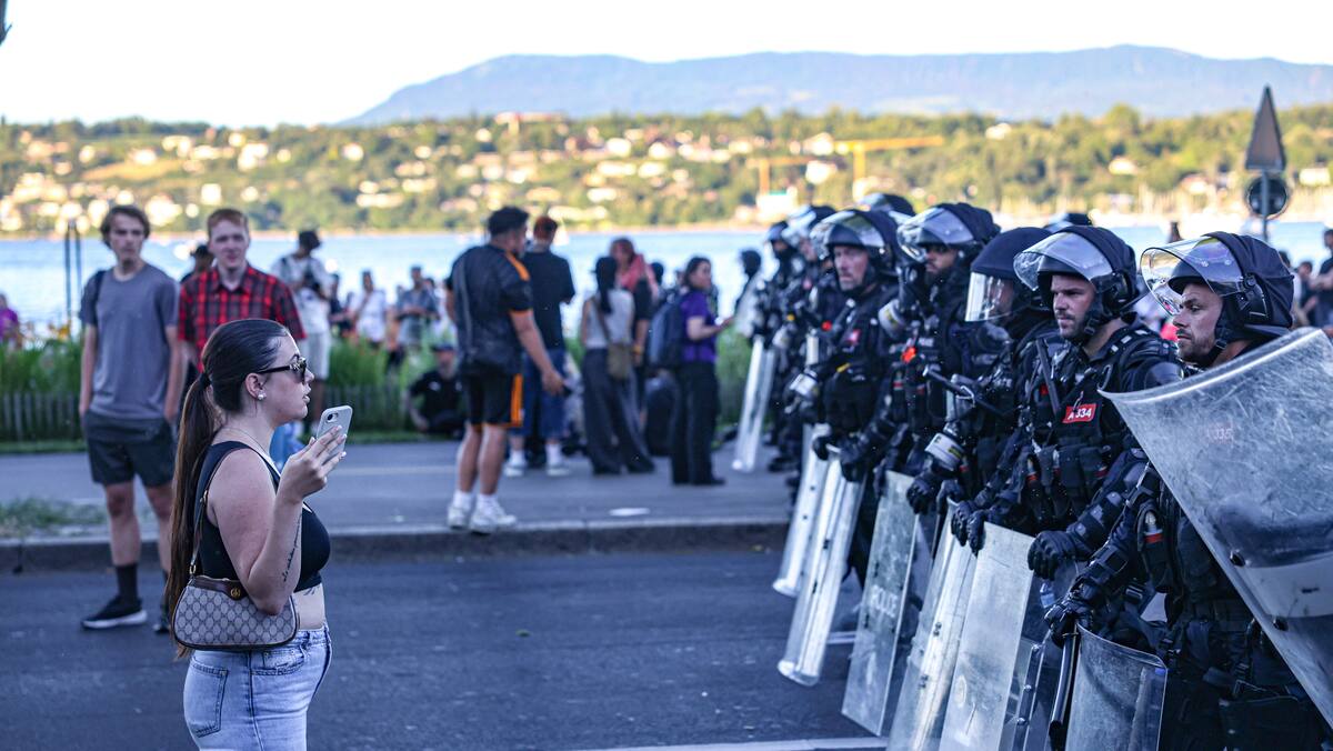 Manif No G7: Appel à la démission de la conseillère d'Etat Carole-Anne ...