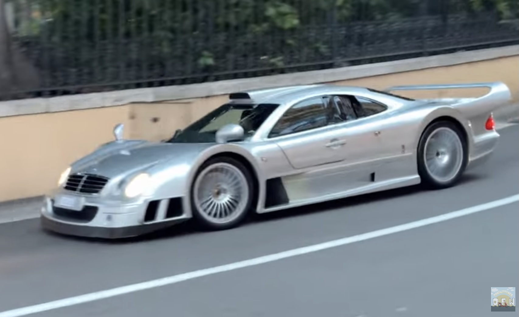 Fernando Alonso gira per Monaco con un’auto da 15 milioni di dollari ...