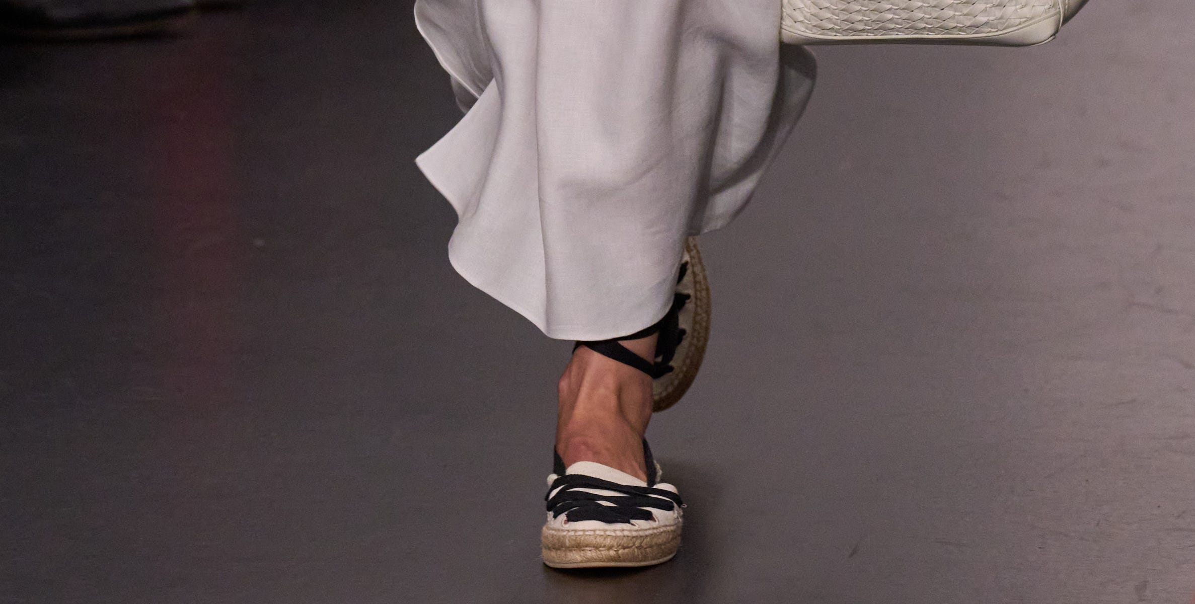 Le scarpe di tendenza moda per l'estate sono le espadrillas : ecco come ...