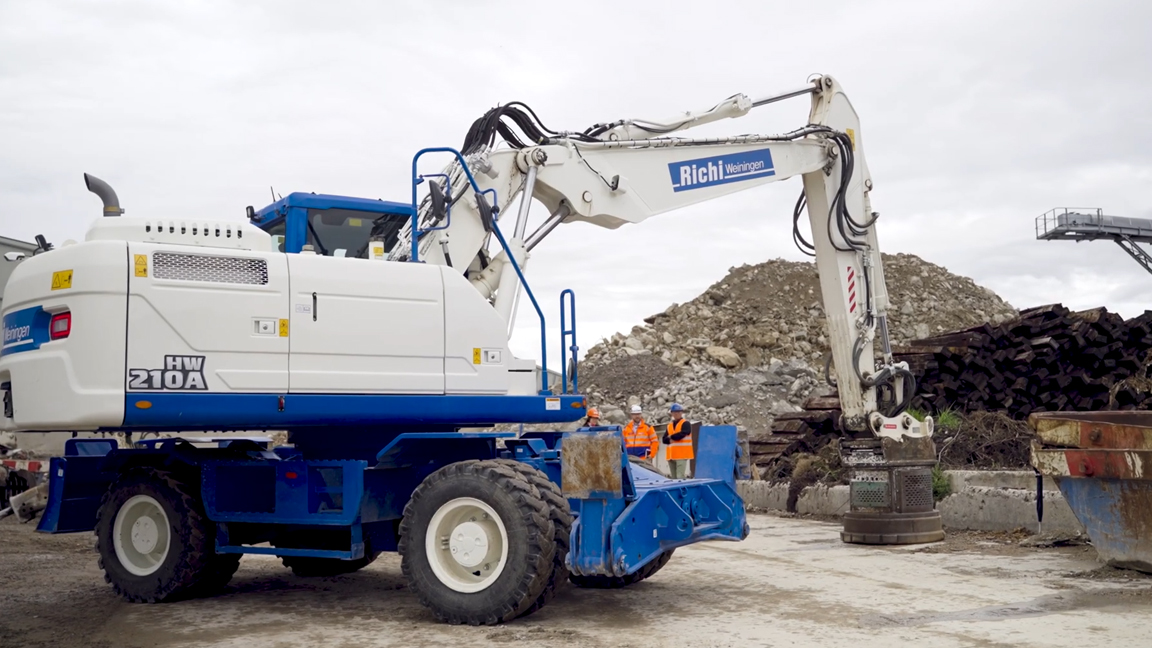This machine was built to handle heavy scrap every day