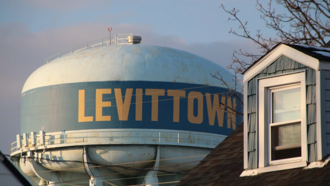 Levittown: Building suburbia and enforcing segregation