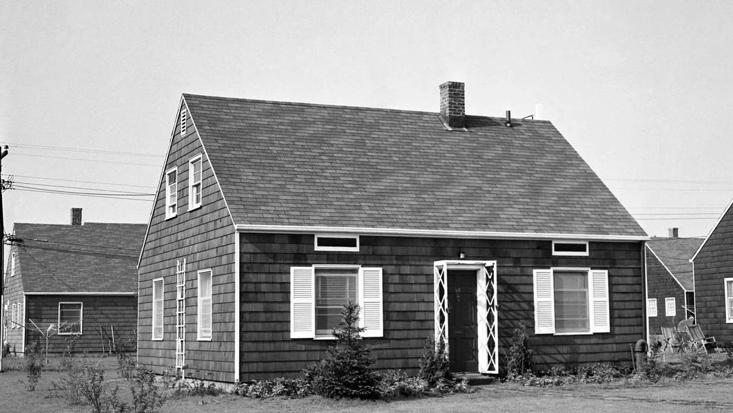 Levittown: Building suburbia and enforcing segregation