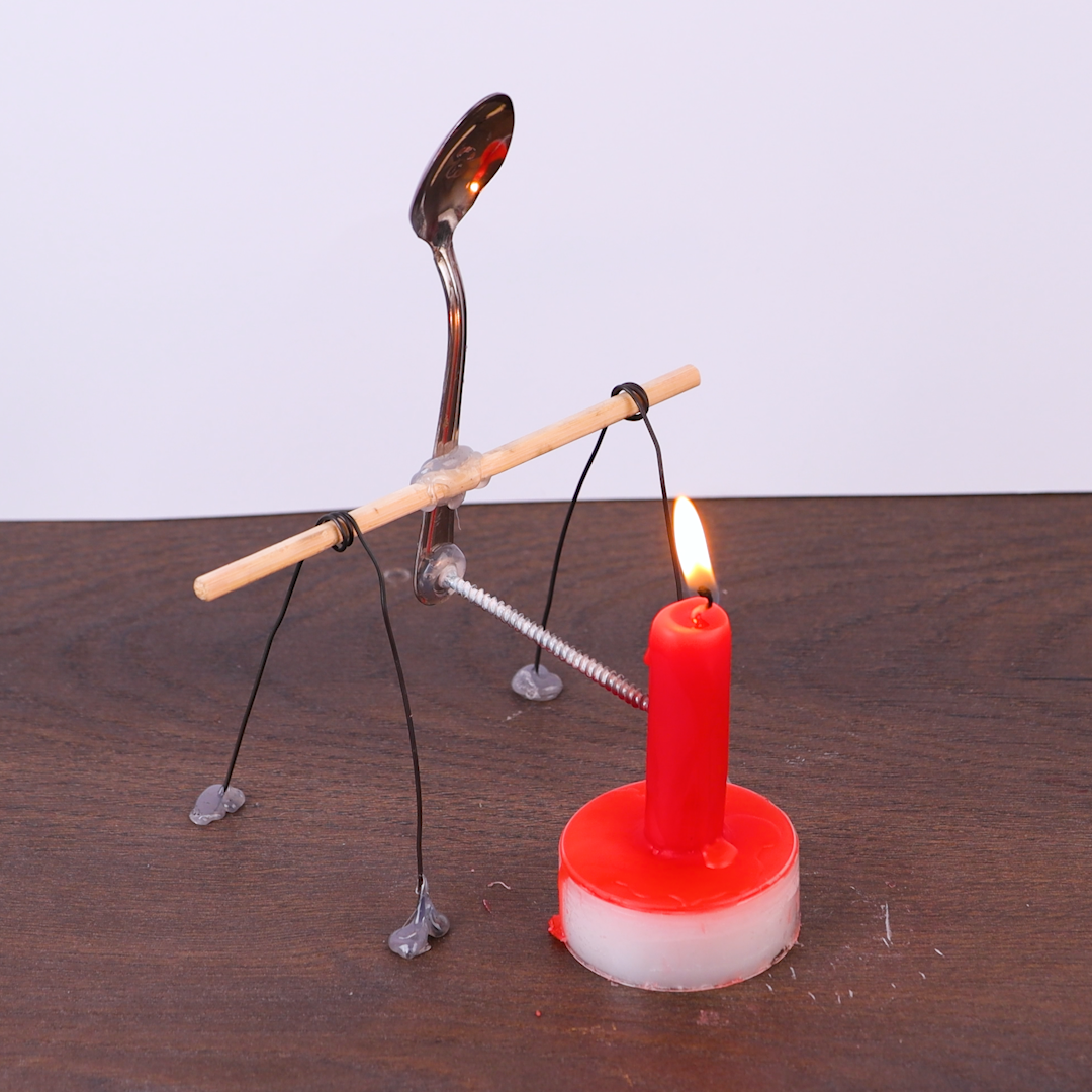 ¡Extinguidor de velas automático con cuchara! 🕯️