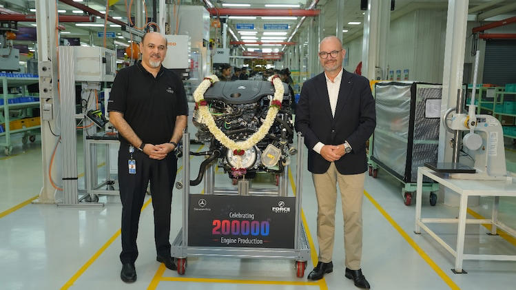 Force Motors rolls out 200,000th Mercedes-Benz engine, marks major ...
