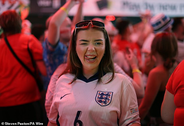 England fans hurl beer as they celebrate World Cup win - and even Jude ...