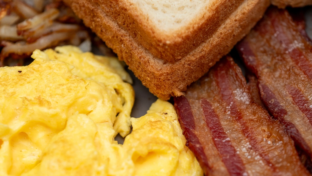 American breakfast traditions through European eyes