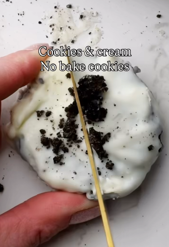 No-bake cookies and cream dessert: Soft fudgy treat for cookie lovers