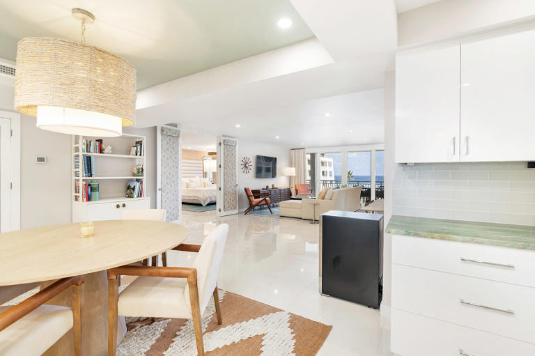Sea view enthralled owners of Palm Beach condo priced at about $2M