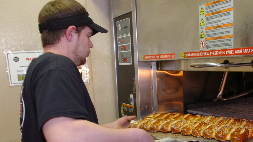 9 beloved mall food court favorites that disappeared
