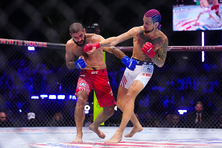 Fighter reveals what he whispered in Donald Trump’s ear at White House ...