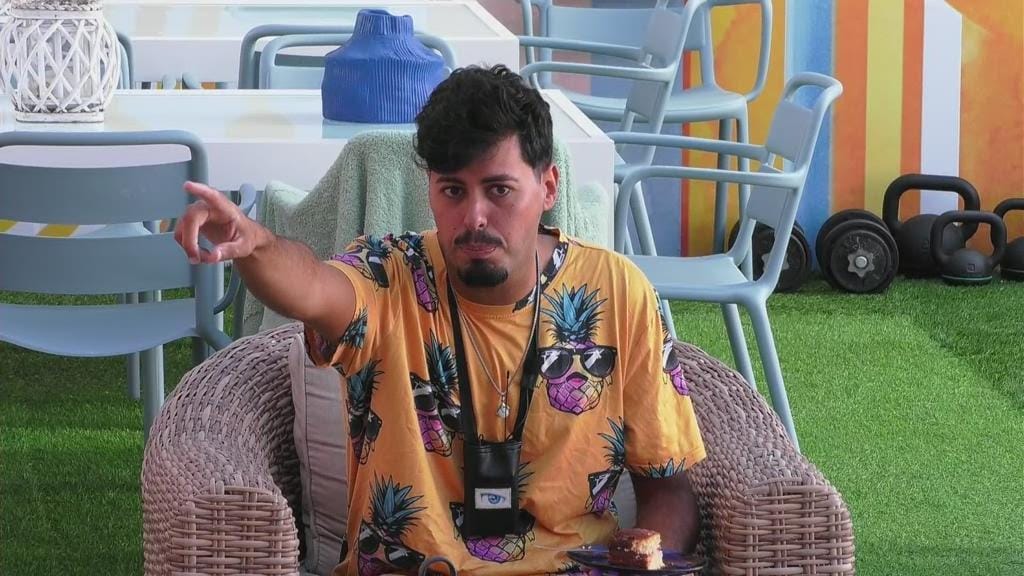 Enervado, Leandro deixa aviso direto a Pedro Jorge: «Está mas é caladinho»