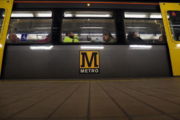 Overhead cables stolen with services suspended on large part of metro ...