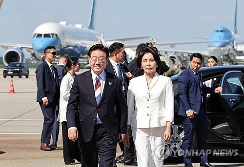 Lee to host luncheon with foreign ambassadors next week at Cheong Wa Dae