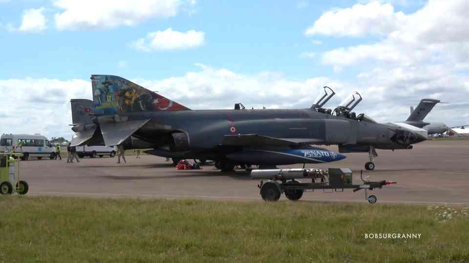 Watch the F-4 fire up cold - then the old warhorse comes alive