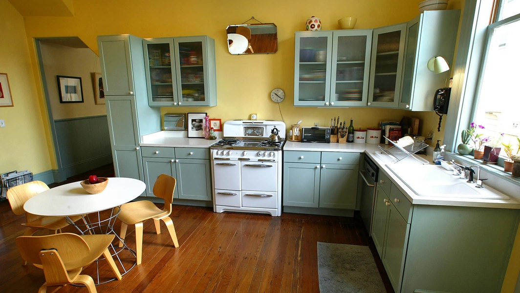 13 kitchen color trends returning in 2026