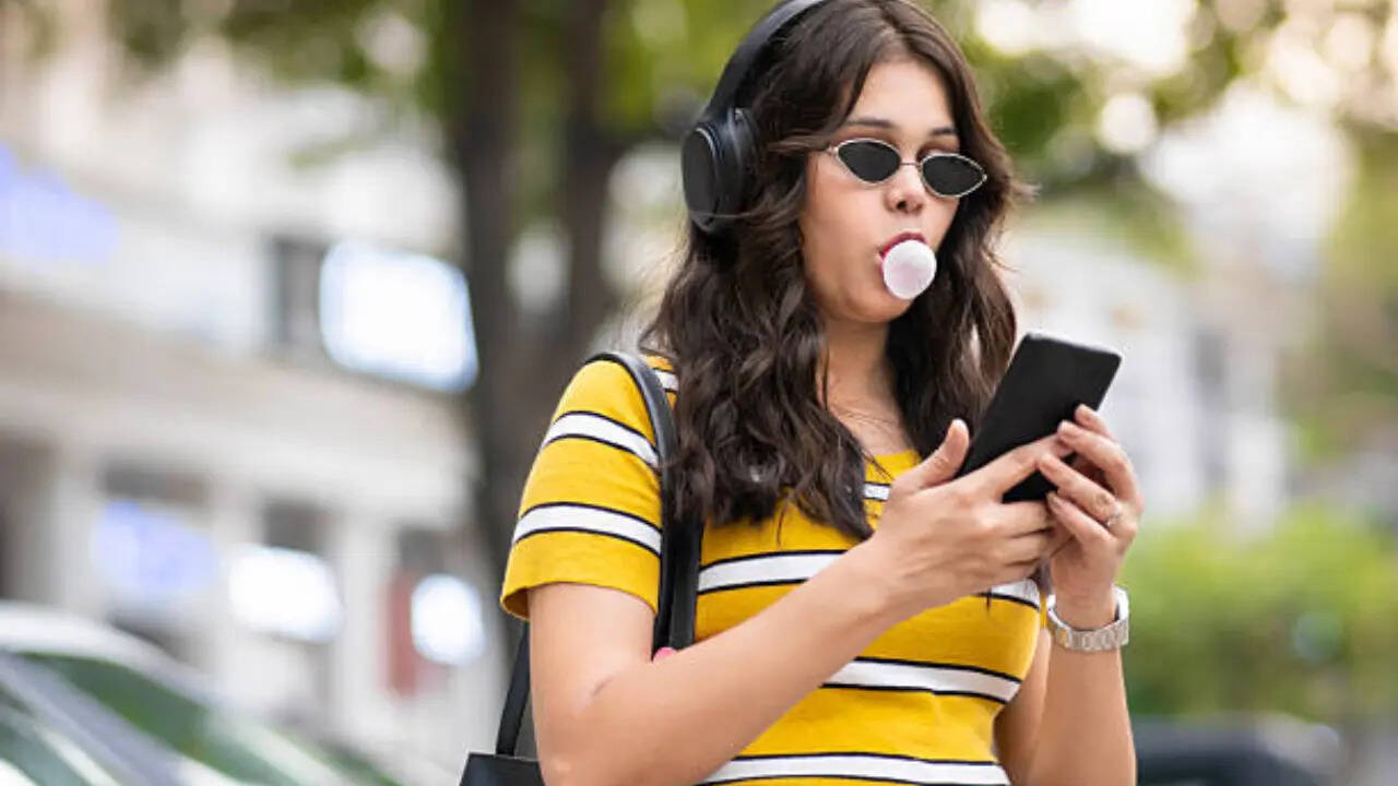 Humidity and acne: How sweat mixes with pollution to clog pores