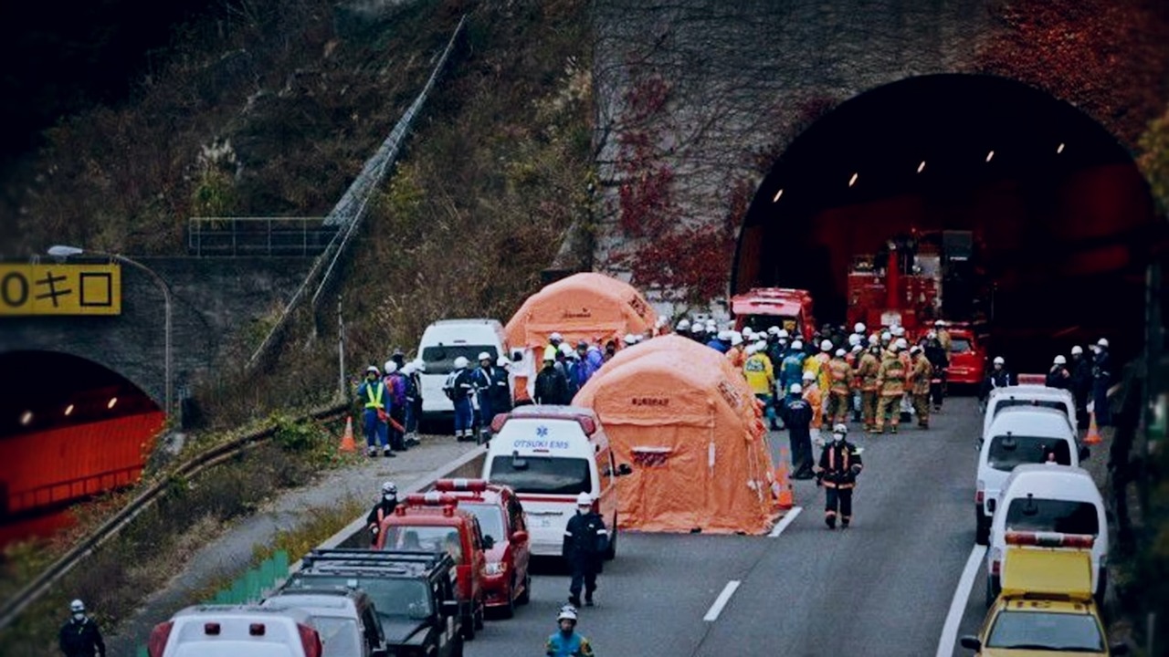 A woman in white haunts the tunnel, “leaping from above,” then drivers ...