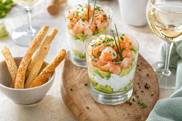 Cette verrine avocat crevettes sans cuisson fait croire à vos invités ...