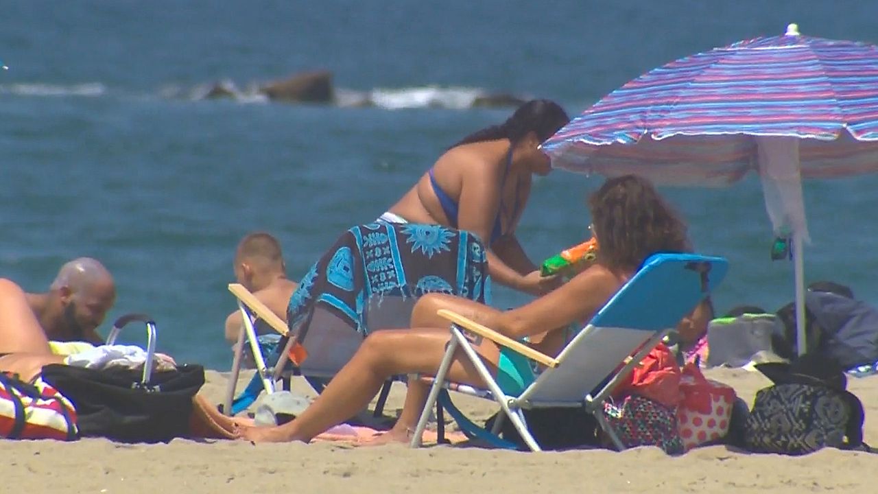 Des médecins alertent sur une dangereuse tendance au bronzage extrême
