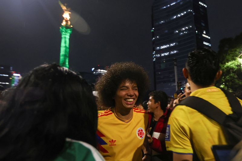 Ciudad de México se tiñe de amarillo con la llegada de los hinchas ...