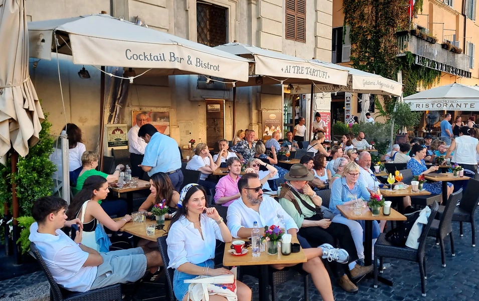Master the unspoken rules of eating in Italy