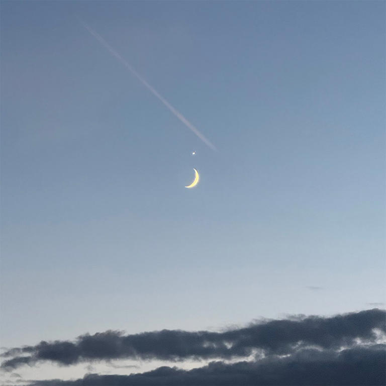 In pictures – last night's Venus and crescent moon meeting stuns in ...