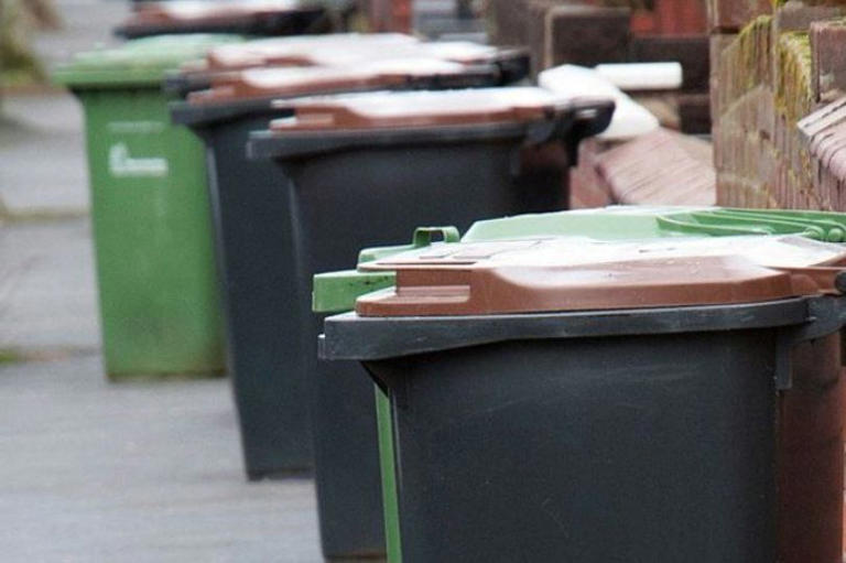 Council message to householders in 27 Nuneaton streets where green bins ...