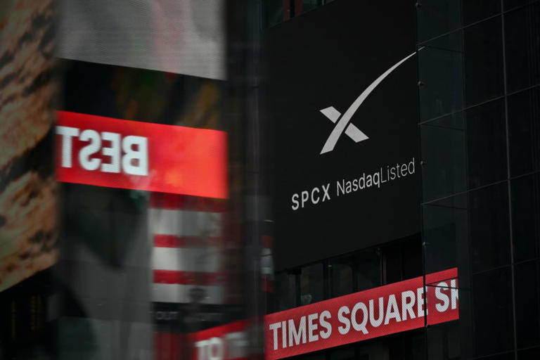 SpaceX stock rises again after suffering its first fall. Watch the ...