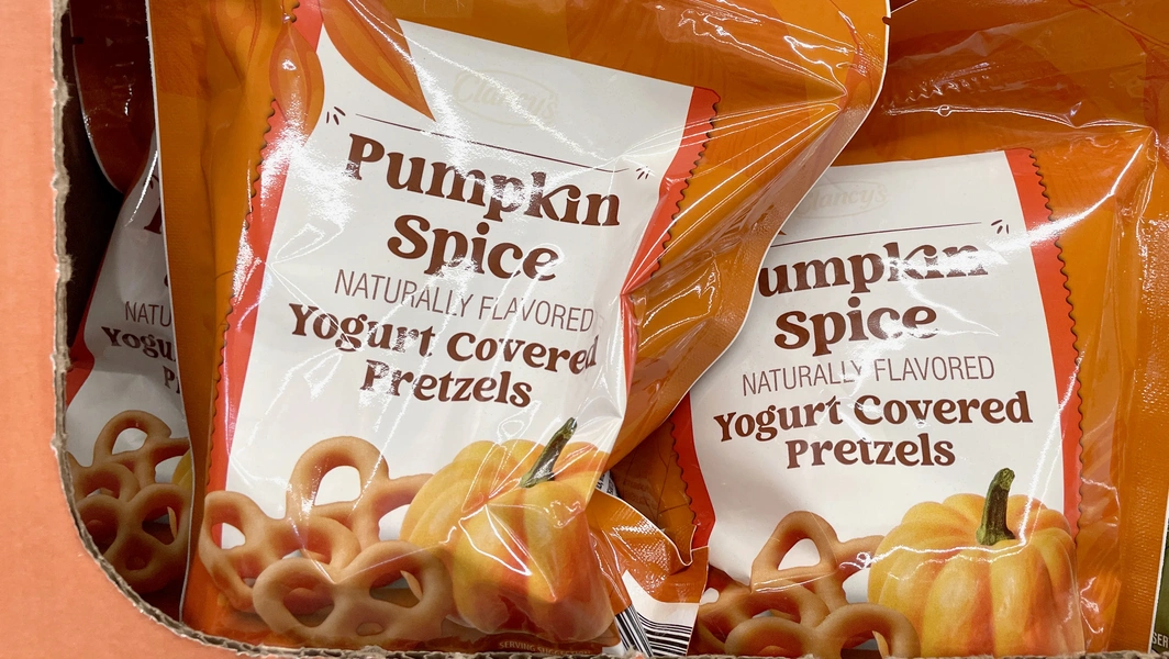 Pumpkin spice snack mix for cozy fall days