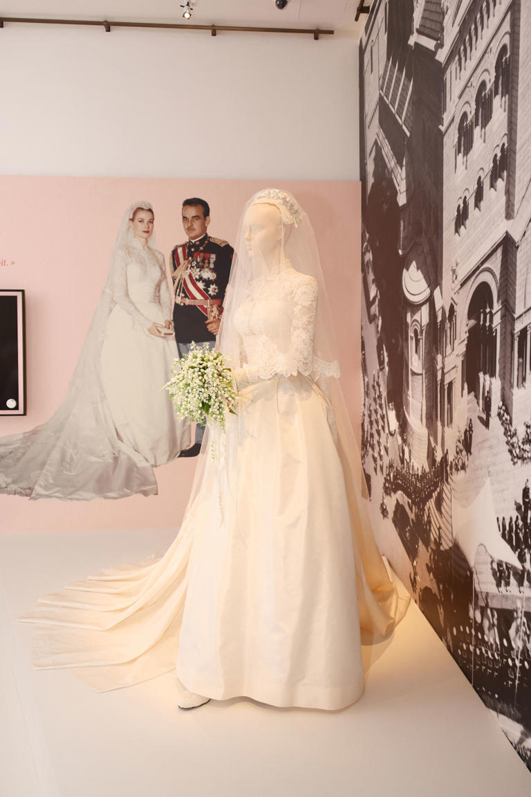 Carolina de Mónaco se viste de 'novia moderna' para visitar una ...