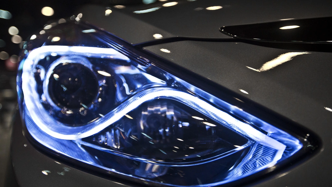 4 methods to improve and maintain headlight clarity