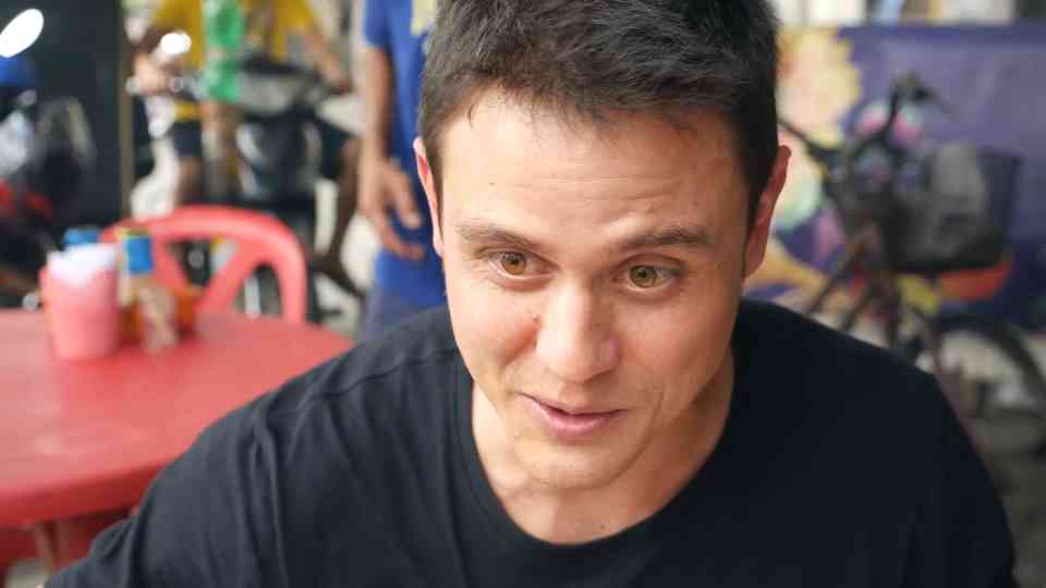People line up before lunch - inside Manila’s most famous street food ...