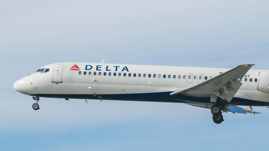 Delta clarifies JFK tire scare was minor