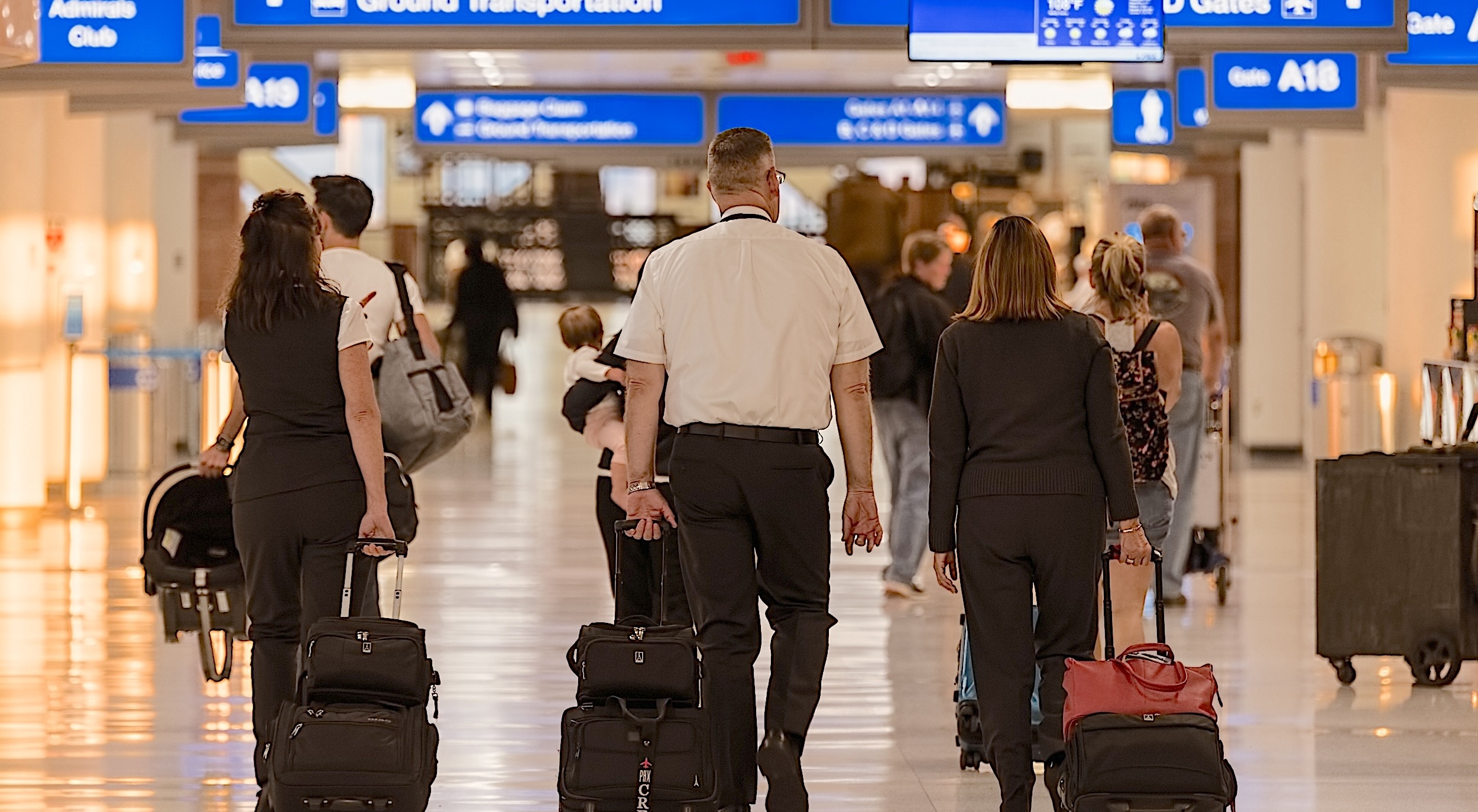 Nearly 1 in 4 flights did not arrive on time last year — and 2026 could ...