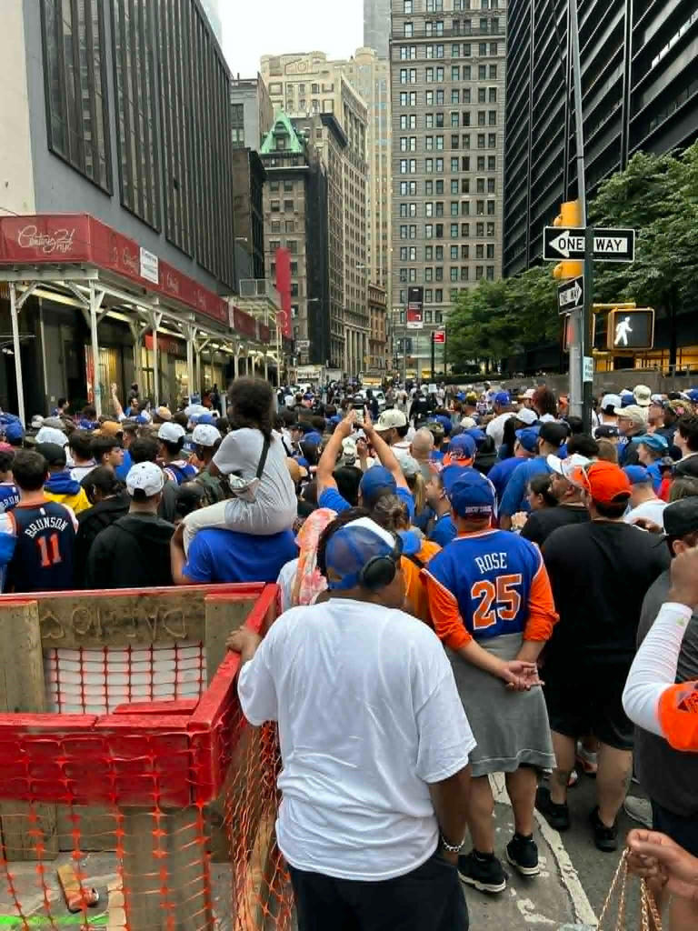 New York Knicks party at City Hall after 'Keys to the City' ceremony