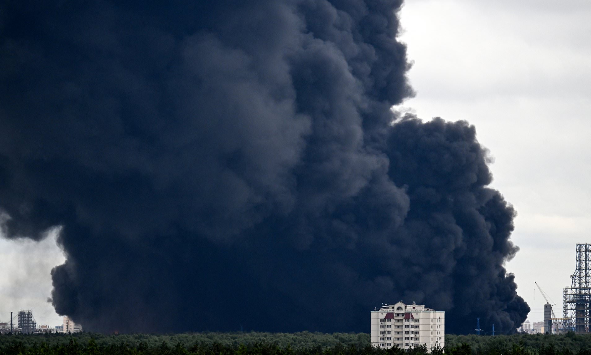 'Moscow will burn', Zelensky vows as Russia's capital is blanketed in ...