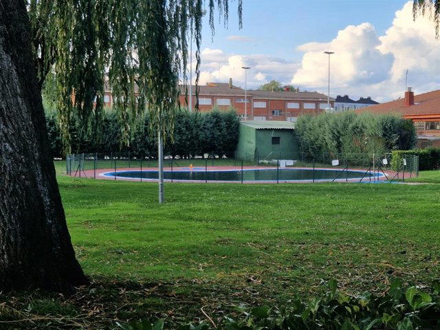 Las piscinas de verano leonesas del Hispánico y Sáenz de Miera abren al ...