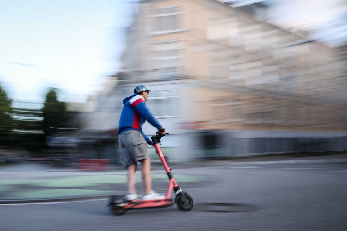 Junge (13) unerlaubt auf E-Scooter unterwegs – die Fahrt endet tödlich
