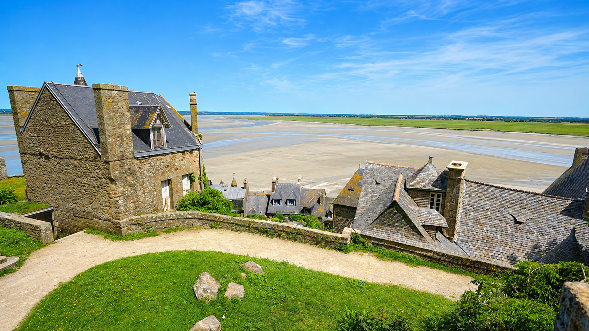 Mont Saint Michel offers a journey into the Middle Ages (4K)