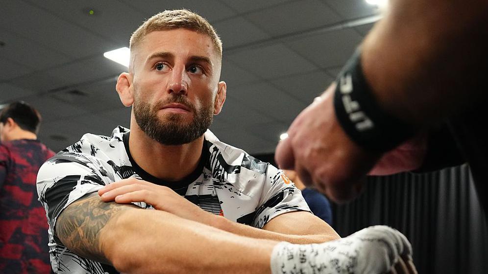 Elliott to fight Oliveira in Serbia's first UFC event